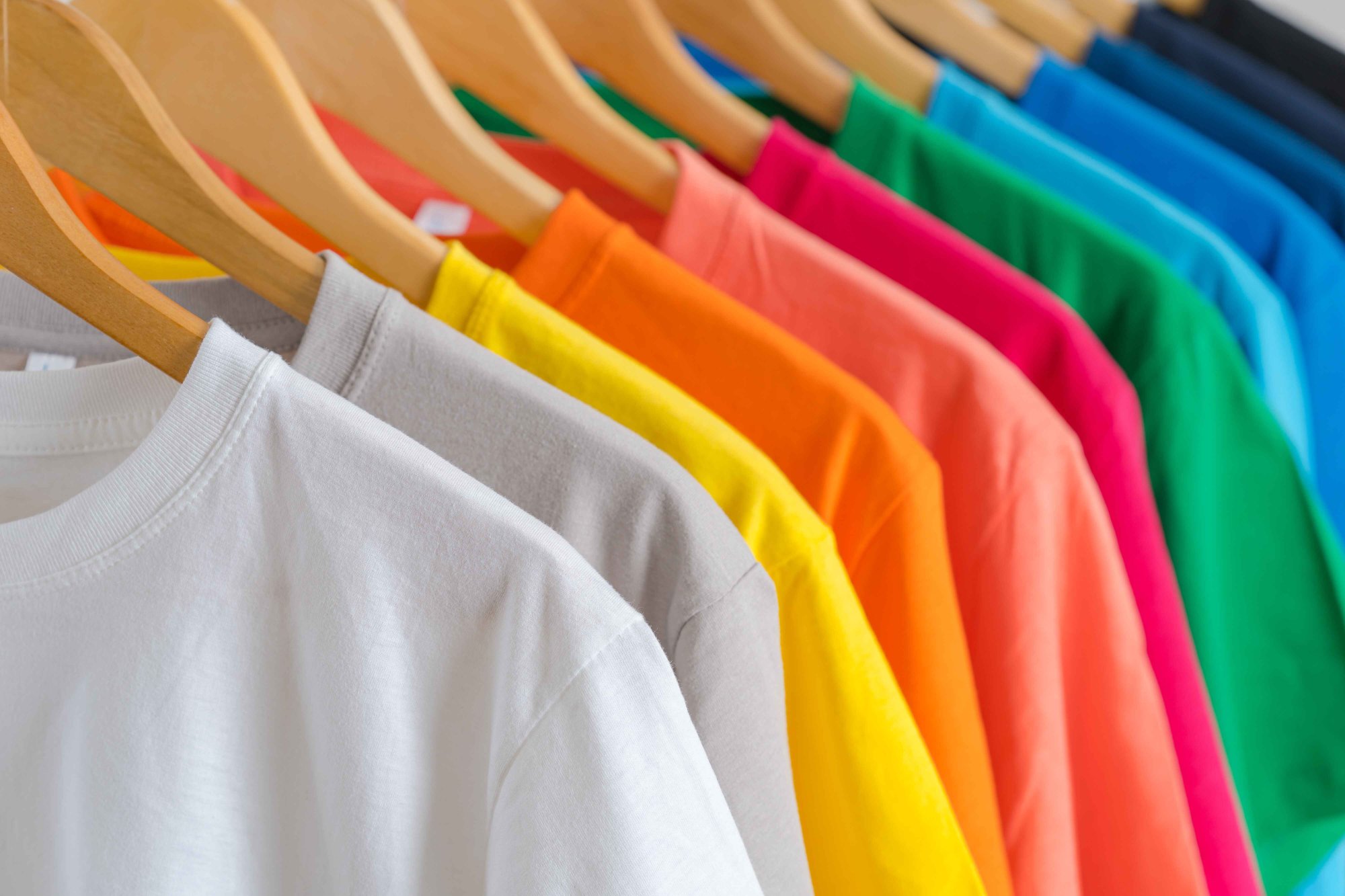 How to Wash Clothes to Keep Their Colour? | Washing from A to Z | PUELLA